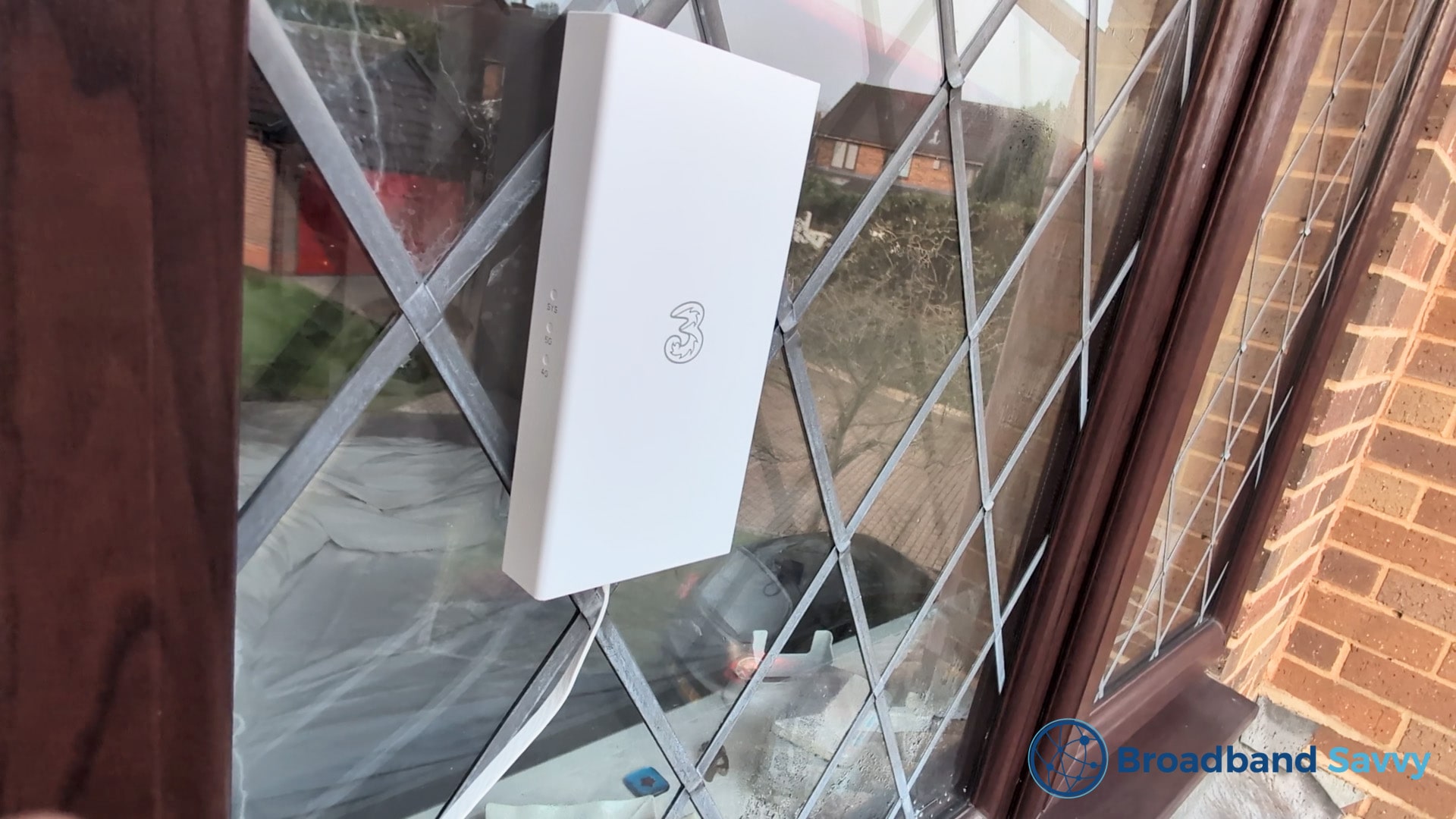 Three 5G Outdoor Hub Review | External 5G Internet Antenna