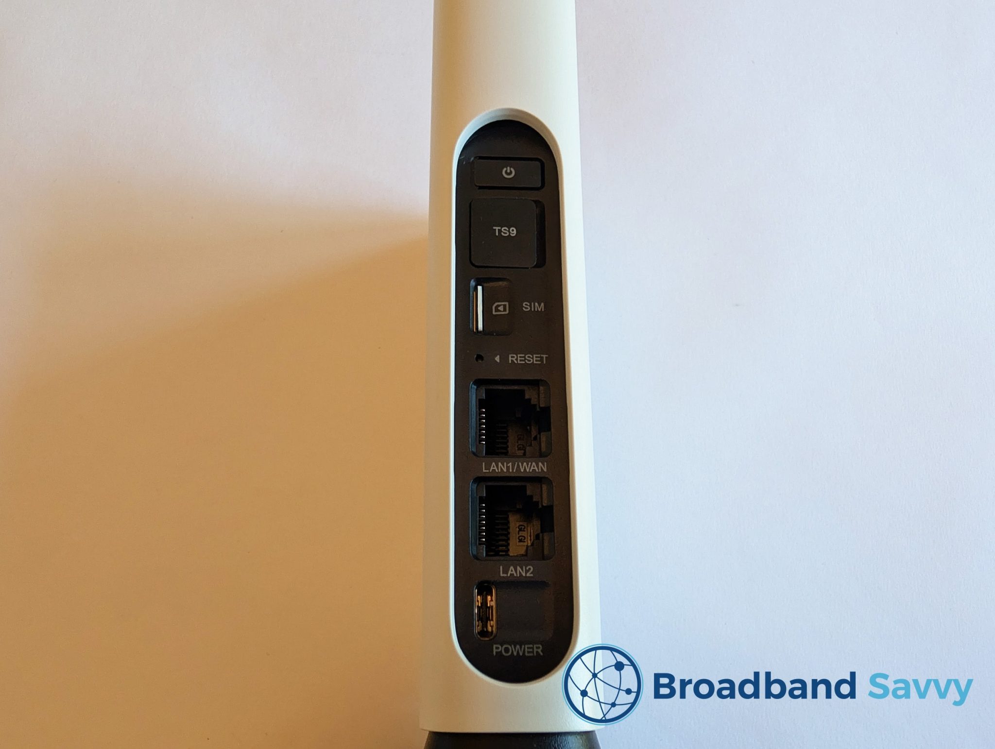 EE 4G Home Broadband Review | Smart 4G Hub WiFi Router