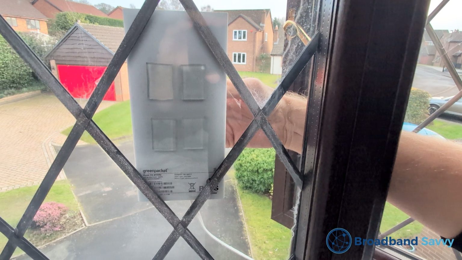 Three 5G Outdoor Hub Review | External 5G Internet Antenna