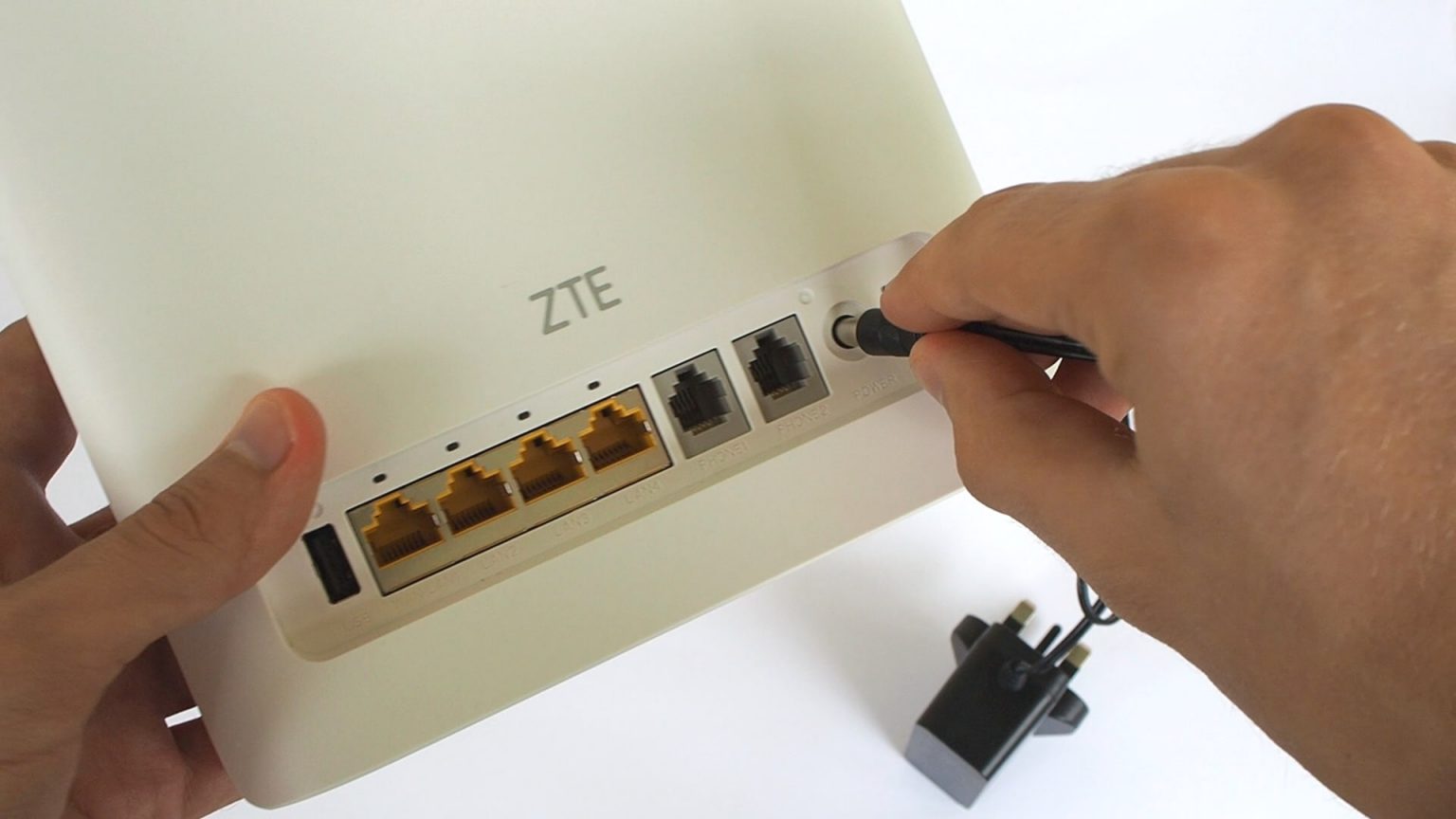 Three 4G Hub Review | Is Three 4G Broadband Any Good?