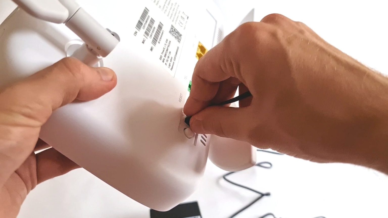 Three 4G Plus Hub Review | Is The 3 4G+ Router Any Good?