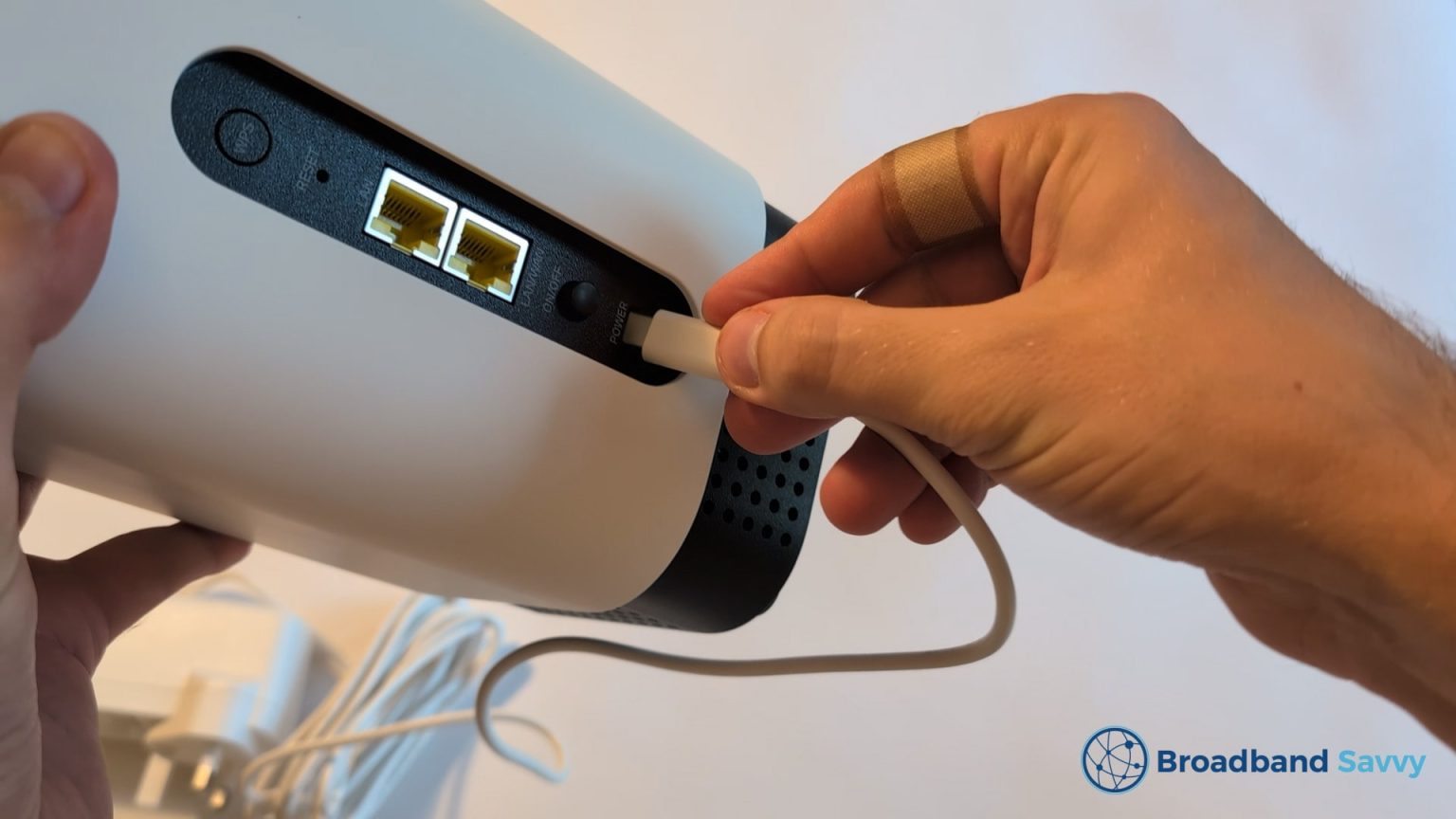 EE 5G Home Broadband Review | Smart 5G Hub WiFi Router