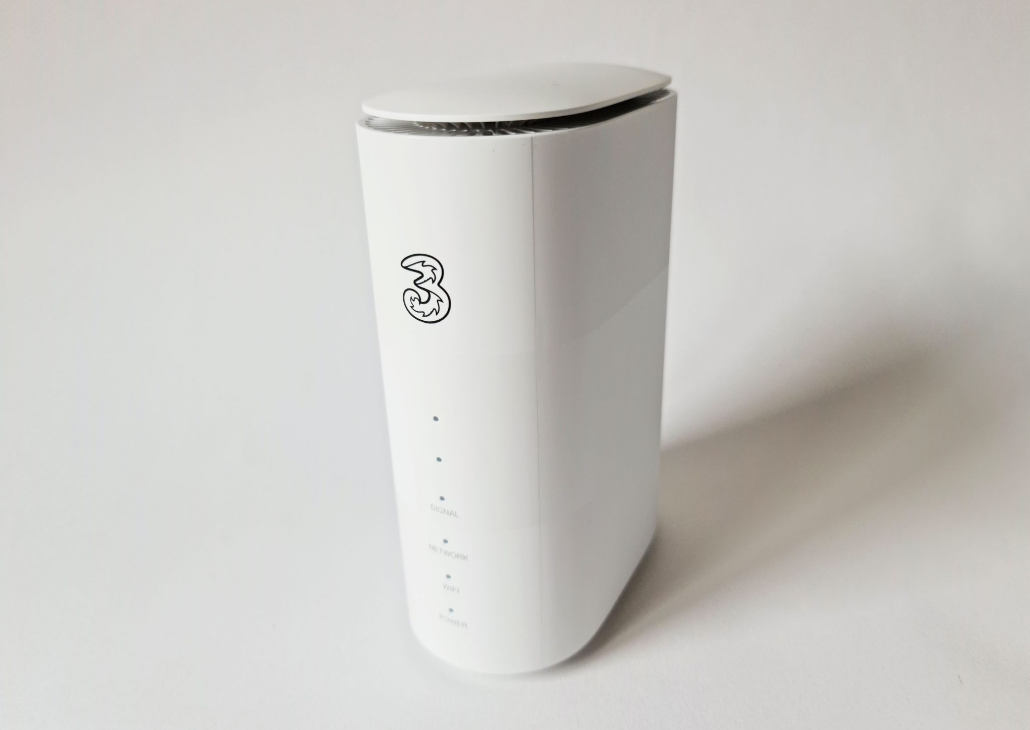 Three 5G Hub Review | 5G Home Broadband Router | 2022