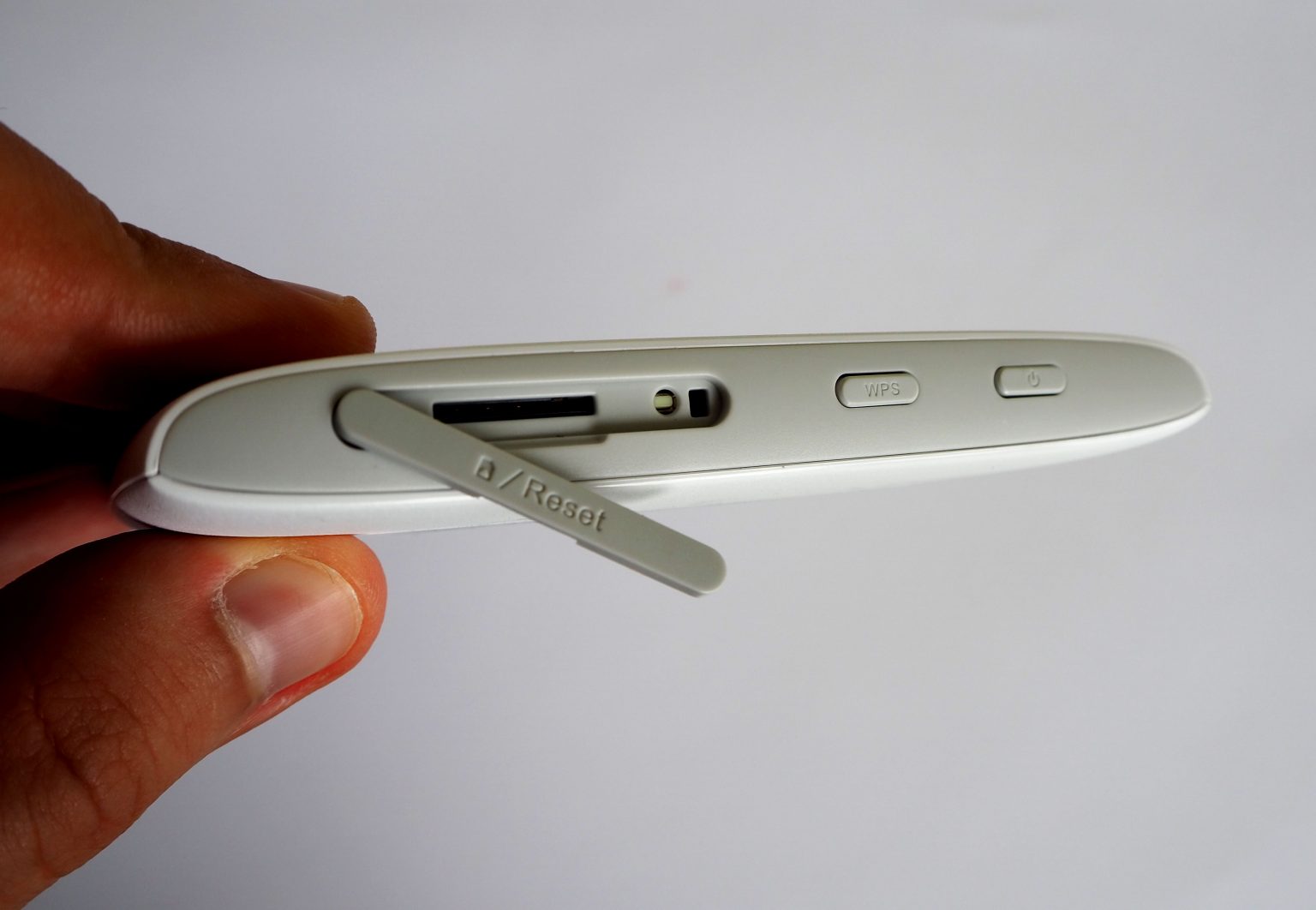 5 Best MiFi Deals UK | Mobile Wi-Fi Devices | 4G & 5G